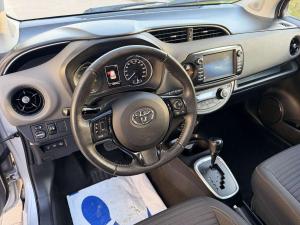 Pelēks Toyota Yaris 2019 Viļņa, ar dzinēja tilpumu 1.50 L un nobraukumu 109 tūkst. km par 12650 €, foto 20 vietnē AUTOMOTO.COM.LV