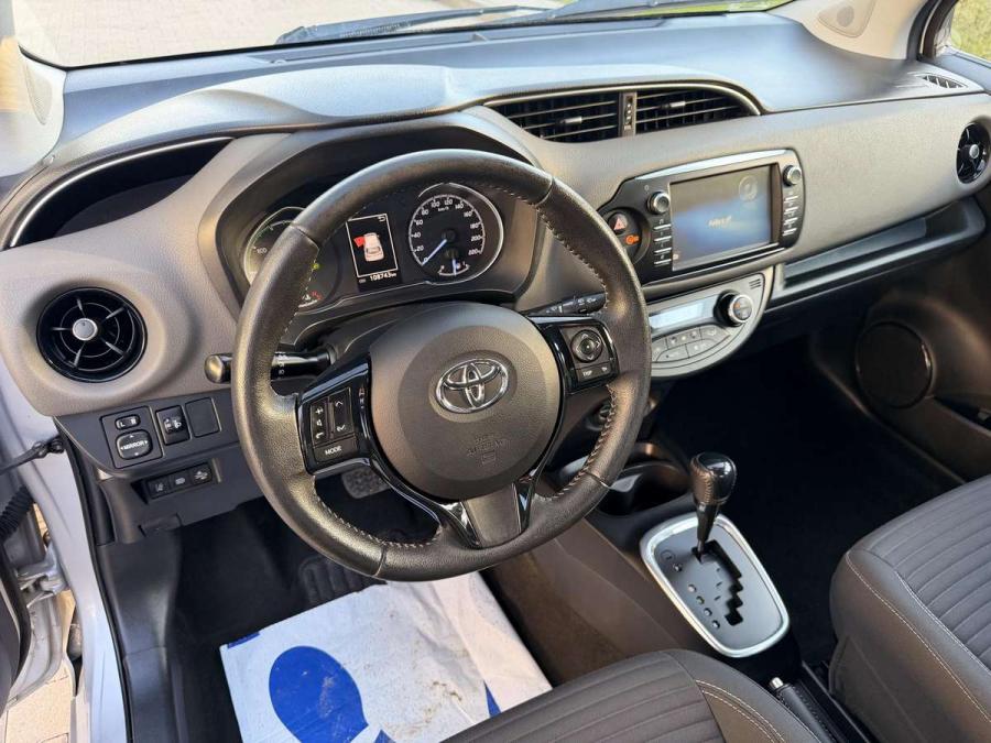 Pelēks Toyota Yaris 2019 Viļņa, ar dzinēja tilpumu 1.50 L un nobraukumu 109 tūkst. km par 12650 €, foto 20 vietnē AUTOMOTO.COM.LV