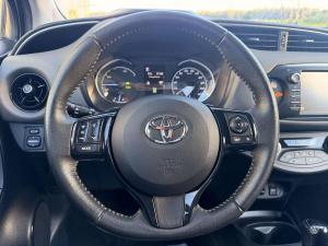 Pelēks Toyota Yaris 2019 Viļņa, ar dzinēja tilpumu 1.50 L un nobraukumu 109 tūkst. km par 12650 €, foto 32 vietnē AUTOMOTO.COM.LV