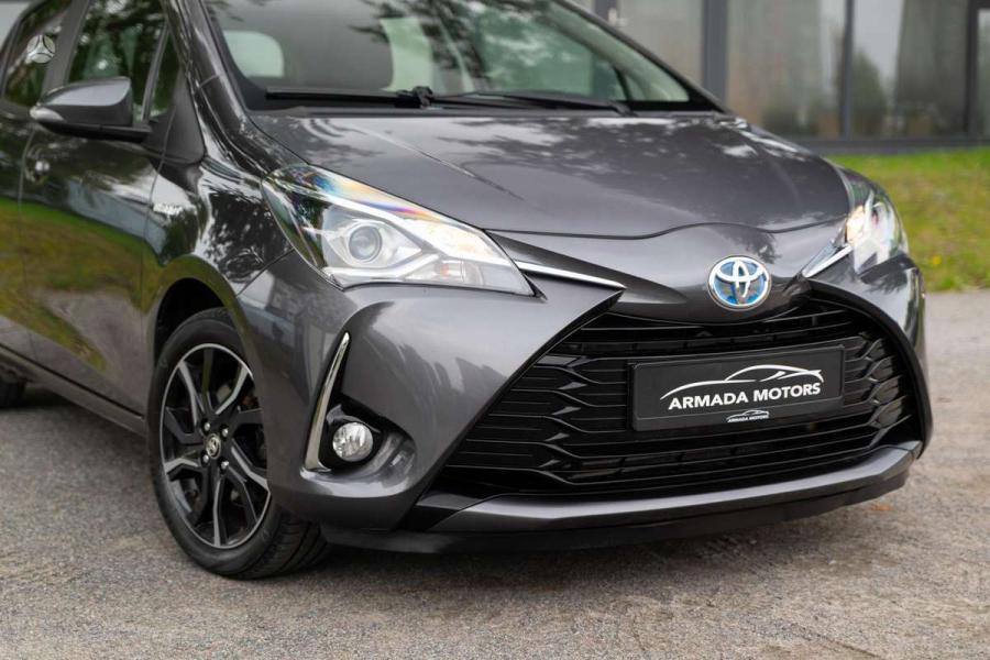 Pelēks Toyota Yaris 2019 Viļņa, ar dzinēja tilpumu 1.50 L un nobraukumu 171 tūkst. km par 9900 €, foto 3 vietnē AUTOMOTO.COM.LV