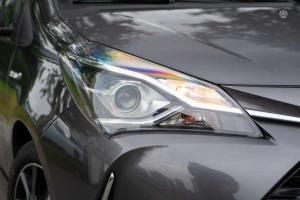 Pelēks Toyota Yaris 2019 Viļņa, ar dzinēja tilpumu 1.50 L un nobraukumu 171 tūkst. km par 9900 €, foto 4 vietnē AUTOMOTO.COM.LV