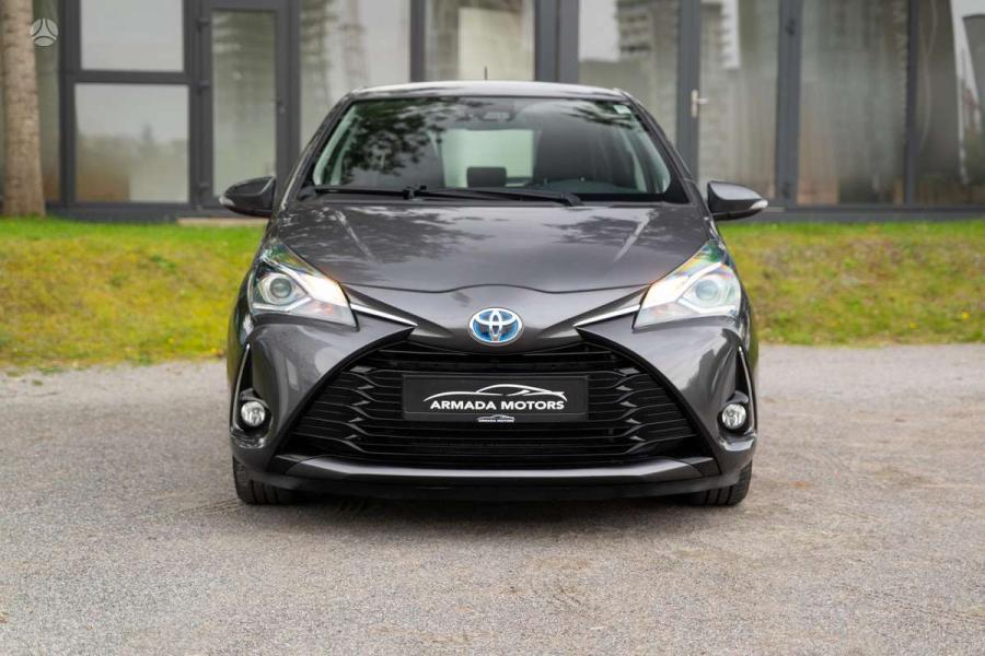 Pelēks Toyota Yaris 2019 Viļņa, ar dzinēja tilpumu 1.50 L un nobraukumu 171 tūkst. km par 9900 €, foto 5 vietnē AUTOMOTO.COM.LV