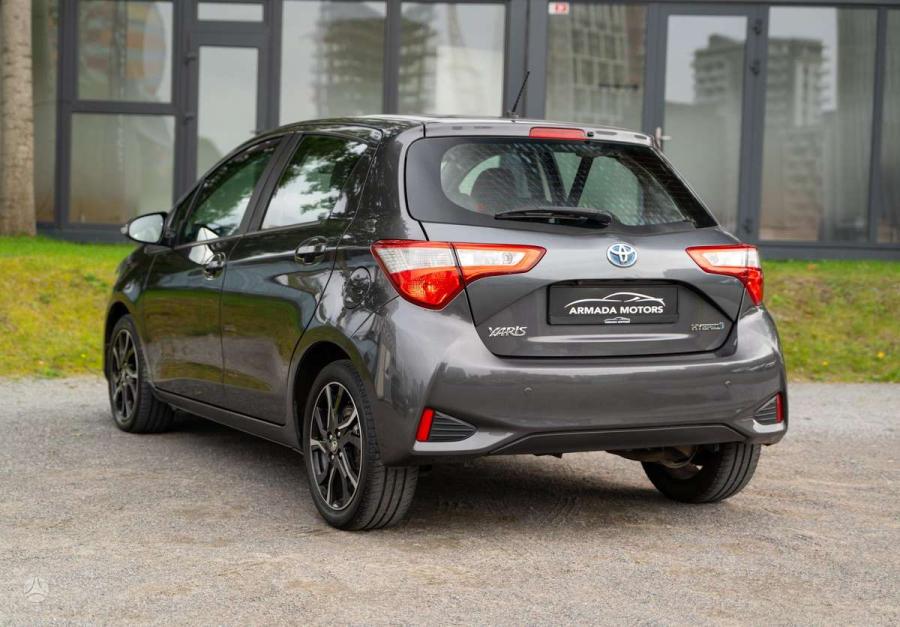 Pelēks Toyota Yaris 2019 Viļņa, ar dzinēja tilpumu 1.50 L un nobraukumu 171 tūkst. km par 9900 €, foto 12 vietnē AUTOMOTO.COM.LV