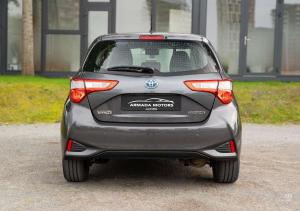 Pelēks Toyota Yaris 2019 Viļņa, ar dzinēja tilpumu 1.50 L un nobraukumu 171 tūkst. km par 9900 €, foto 13 vietnē AUTOMOTO.COM.LV
