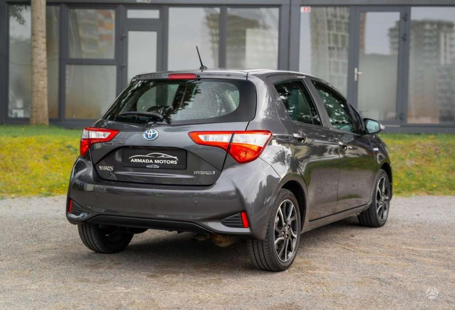 Pelēks Toyota Yaris 2019 Viļņa, ar dzinēja tilpumu 1.50 L un nobraukumu 171 tūkst. km par 9900 €, foto 15 vietnē AUTOMOTO.COM.LV