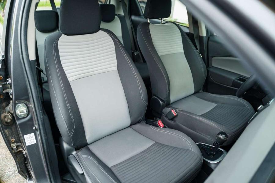Pelēks Toyota Yaris 2019 Viļņa, ar dzinēja tilpumu 1.50 L un nobraukumu 171 tūkst. km par 9900 €, foto 19 vietnē AUTOMOTO.COM.LV