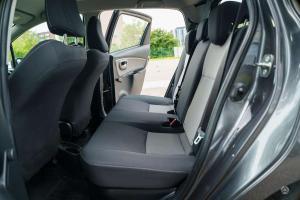 Pelēks Toyota Yaris 2019 Viļņa, ar dzinēja tilpumu 1.50 L un nobraukumu 171 tūkst. km par 9900 €, foto 22 vietnē AUTOMOTO.COM.LV