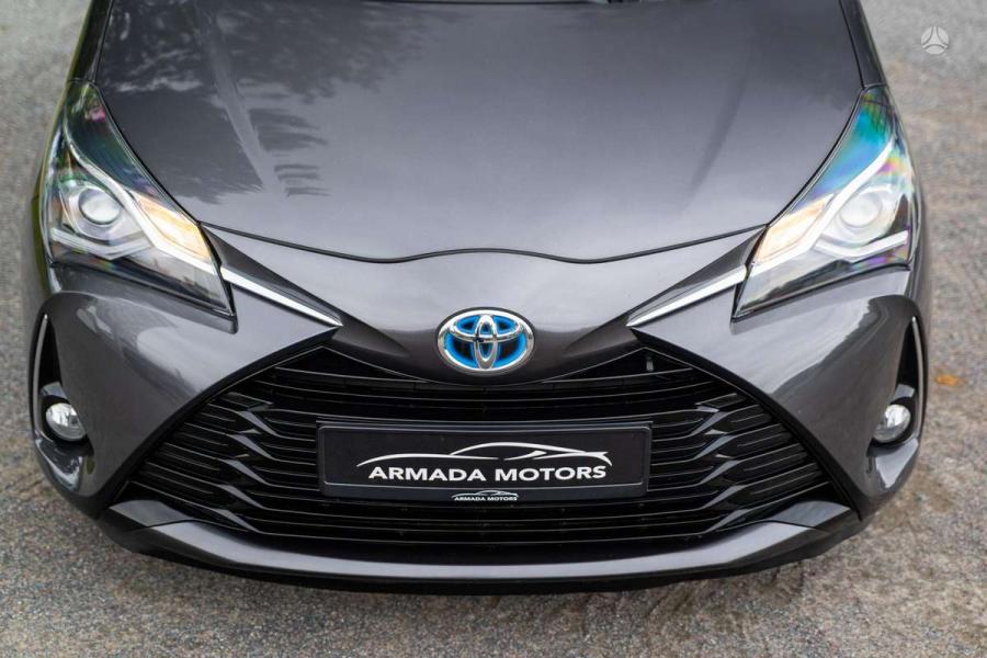 Grey Toyota Yaris 2019 in Vilnius, with an engine capacity of 1.50 L and mileage of 171 thousand km for 9900 €, photo 6 on AUTOMOTO.COM.LV