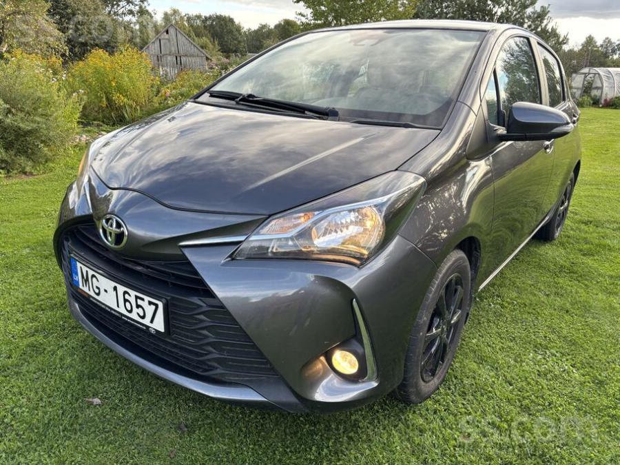 Pelēks Toyota Yaris 2019 Rīga, ar dzinēja tilpumu 1.50 L un nobraukumu 86 tūkst. km par 10500 €, foto 3 vietnē AUTOMOTO.COM.LV