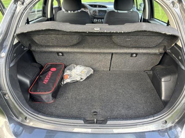 Pelēks Toyota Yaris 2019 Rīga, ar dzinēja tilpumu 1.50 L un nobraukumu 86 tūkst. km par 10500 €, foto 4 vietnē AUTOMOTO.COM.LV