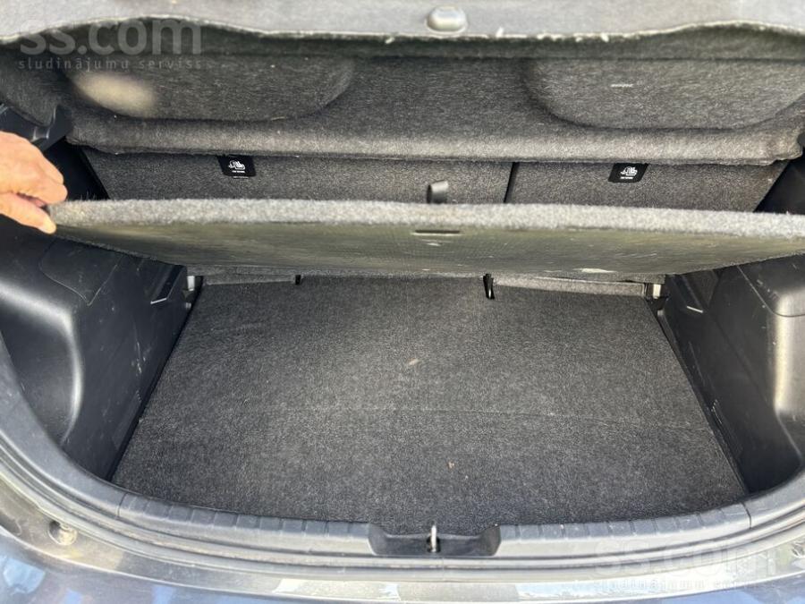 Pelēks Toyota Yaris 2019 Rīga, ar dzinēja tilpumu 1.50 L un nobraukumu 86 tūkst. km par 10500 €, foto 13 vietnē AUTOMOTO.COM.LV