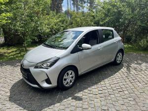 Grey Toyota Yaris 2020 in Utena, with an engine capacity of 1.00 L and mileage of 16 thousand km for 7750 €, photo  on AUTOMOTO.COM.LV