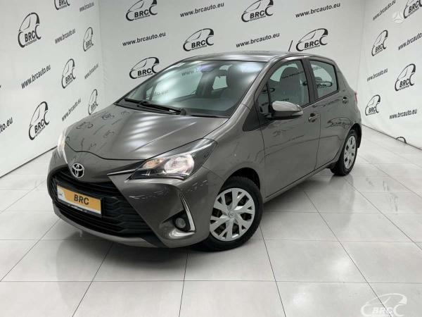 Pelēks Toyota Yaris 2020 Viļņa, ar dzinēja tilpumu 1.50 L un nobraukumu 176 tūkst. km par 11450 €, foto 1 vietnē AUTOMOTO.COM.LV