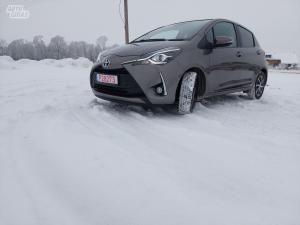 Grey Toyota Yaris 2020 in Kaunas, with an engine capacity of 1.00 L and mileage of 81 thousand km for 9300 €, photo  on AUTOMOTO.COM.LV