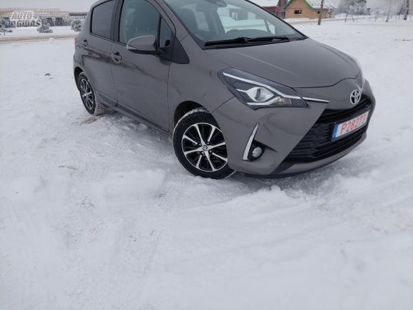 Pelēks Toyota Yaris 2020 Kauņa, ar dzinēja tilpumu 1.00 L un nobraukumu 81 tūkst. km par 9300 €, foto 2 vietnē AUTOMOTO.COM.LV
