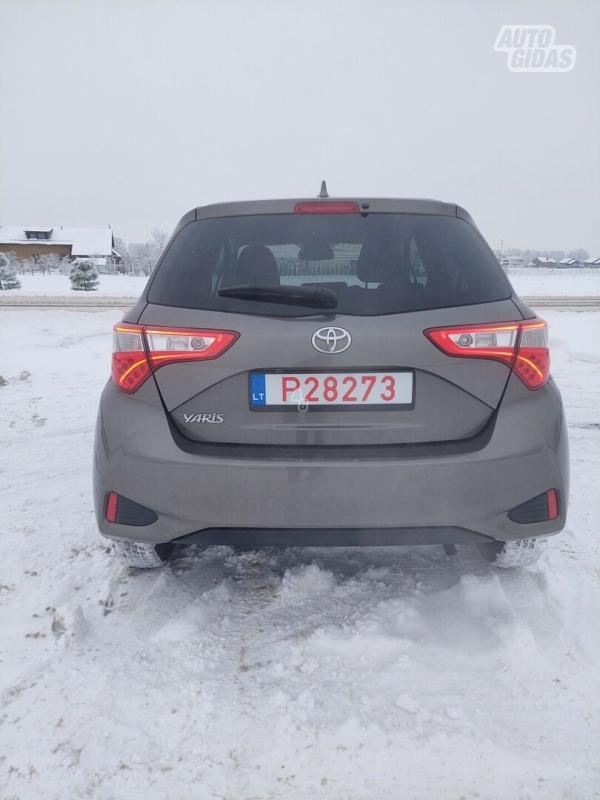 Pelēks Toyota Yaris 2020 Kauņa, ar dzinēja tilpumu 1.00 L un nobraukumu 81 tūkst. km par 9300 €, foto 4 vietnē AUTOMOTO.COM.LV