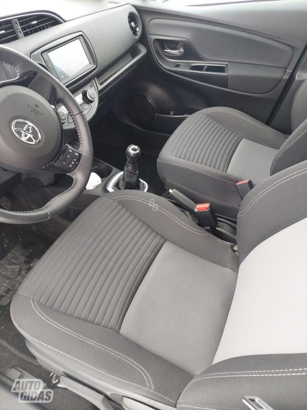 Pelēks Toyota Yaris 2020 Kauņa, ar dzinēja tilpumu 1.00 L un nobraukumu 81 tūkst. km par 9300 €, foto 10 vietnē AUTOMOTO.COM.LV