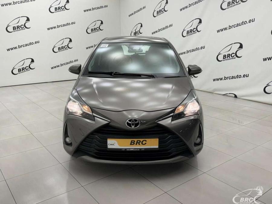 Pelēks Toyota Yaris 2020 Viļņa, ar dzinēja tilpumu 1.50 L un nobraukumu 176 tūkst. km par 10950 €, foto 25 vietnē AUTOMOTO.COM.LV