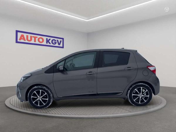Grey Toyota Yaris 2020 in Kaunas, with an engine capacity of 1.00 L and mileage of 81 thousand km for 10399 €, photo 2 on AUTOMOTO.COM.LV