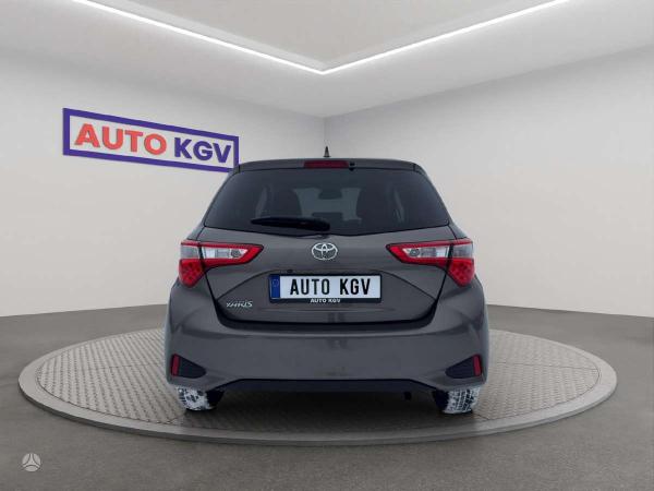 Grey Toyota Yaris 2020 in Kaunas, with an engine capacity of 1.00 L and mileage of 81 thousand km for 10399 €, photo 4 on AUTOMOTO.COM.LV