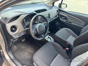 Grey Toyota Yaris 2020 in Tallinn, with an engine capacity of 1.50 L and mileage of 141 thousand km for 13640 €, photo 5 on AUTOMOTO.COM.LV