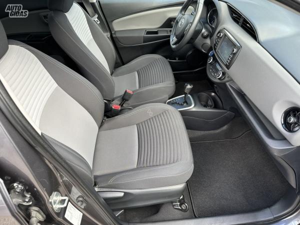 Grey Toyota Yaris 2020 in Avizieniai, with an engine capacity of 1.50 L and mileage of 166 thousand km for 11750 €, photo 4 on AUTOMOTO.COM.LV