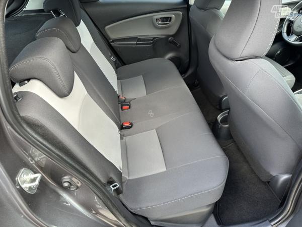 Grey Toyota Yaris 2020 in Avizieniai, with an engine capacity of 1.50 L and mileage of 166 thousand km for 11750 €, photo 5 on AUTOMOTO.COM.LV