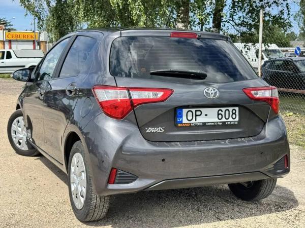 Grey Toyota Yaris 2020 in Riga, with an engine capacity of 1.50 L and mileage of 69 thousand km for 10900 €, photo 4 on AUTOMOTO.COM.LV