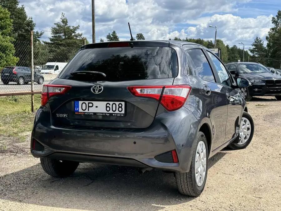 Pelēks Toyota Yaris 2020 Rīga, ar dzinēja tilpumu 1.50 L un nobraukumu 69 tūkst. km par 10900 €, foto 9 vietnē AUTOMOTO.COM.LV