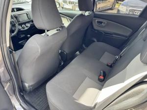 Pelēks Toyota Yaris 2020 Rīga, ar dzinēja tilpumu 1.50 L un nobraukumu 69 tūkst. km par 10900 €, foto 13 vietnē AUTOMOTO.COM.LV