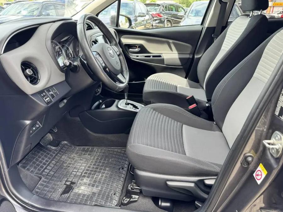 Pelēks Toyota Yaris 2020 Rīga, ar dzinēja tilpumu 1.50 L un nobraukumu 69 tūkst. km par 10900 €, foto 16 vietnē AUTOMOTO.COM.LV