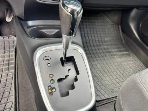 Pelēks Toyota Yaris 2020 Rīga, ar dzinēja tilpumu 1.50 L un nobraukumu 69 tūkst. km par 10900 €, foto 22 vietnē AUTOMOTO.COM.LV