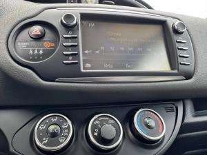 Pelēks Toyota Yaris 2020 Rīga, ar dzinēja tilpumu 1.50 L un nobraukumu 69 tūkst. km par 10900 €, foto 23 vietnē AUTOMOTO.COM.LV