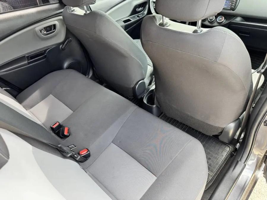 Pelēks Toyota Yaris 2020 Rīga, ar dzinēja tilpumu 1.50 L un nobraukumu 69 tūkst. km par 10900 €, foto 24 vietnē AUTOMOTO.COM.LV