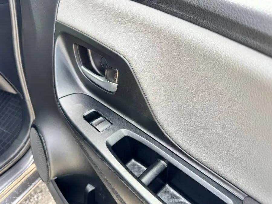 Pelēks Toyota Yaris 2020 Rīga, ar dzinēja tilpumu 1.50 L un nobraukumu 69 tūkst. km par 10900 €, foto 26 vietnē AUTOMOTO.COM.LV
