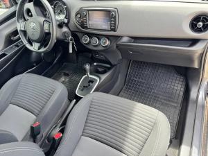 Pelēks Toyota Yaris 2020 Rīga, ar dzinēja tilpumu 1.50 L un nobraukumu 69 tūkst. km par 10900 €, foto 28 vietnē AUTOMOTO.COM.LV