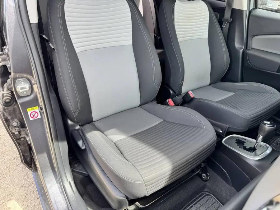 Pelēks Toyota Yaris 2020 Rīga, ar dzinēja tilpumu 1.50 L un nobraukumu 69 tūkst. km par 10900 €, foto 29 vietnē AUTOMOTO.COM.LV