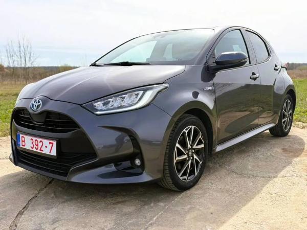 Grey Toyota Yaris 2020 in Riga, with an engine capacity of 1.50 L and mileage of 155 thousand km for 11500 €, photo 2 on AUTOMOTO.COM.LV