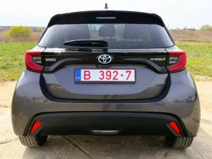 Grey Toyota Yaris 2020 in Riga, with an engine capacity of 1.50 L and mileage of 155 thousand km for 11500 €, photo 6 on AUTOMOTO.COM.LV