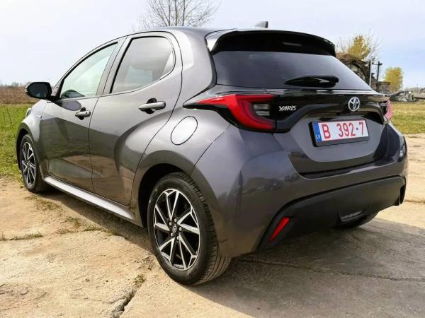 Grey Toyota Yaris 2020 in Riga, with an engine capacity of 1.50 L and mileage of 155 thousand km for 11500 €, photo 6 on AUTOMOTO.COM.LV