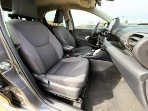 Grey Toyota Yaris 2020 in Riga, with an engine capacity of 1.50 L and mileage of 155 thousand km for 11500 €, photo 17 on AUTOMOTO.COM.LV