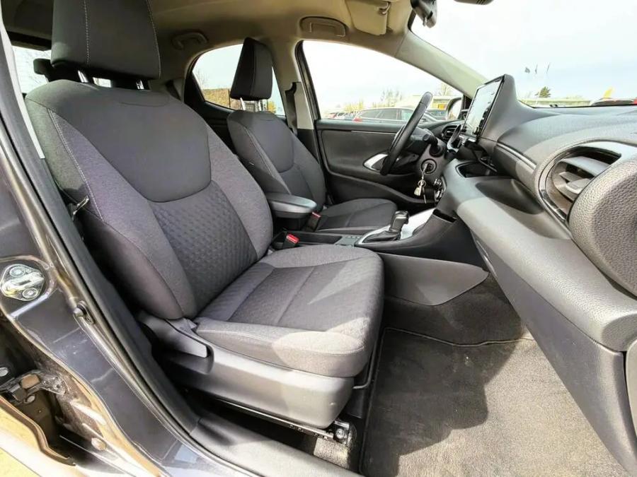 Grey Toyota Yaris 2020 in Riga, with an engine capacity of 1.50 L and mileage of 155 thousand km for 11500 €, photo 17 on AUTOMOTO.COM.LV