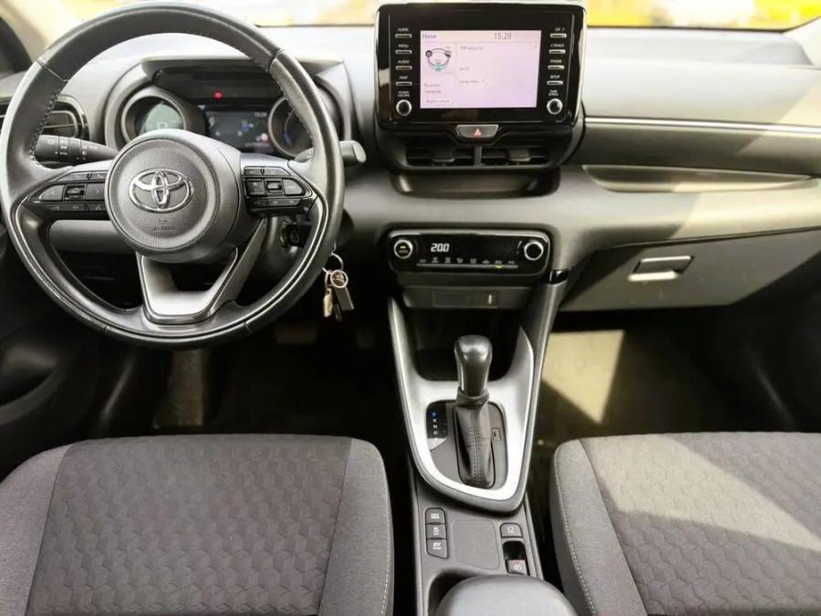 Grey Toyota Yaris 2020 in Riga, with an engine capacity of 1.50 L and mileage of 155 thousand km for 11500 €, photo 19 on AUTOMOTO.COM.LV