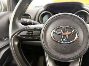 Grey Toyota Yaris 2020 in Riga, with an engine capacity of 1.50 L and mileage of 155 thousand km for 11500 €, photo 21 on AUTOMOTO.COM.LV