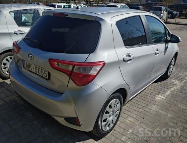 Grey Toyota Yaris 2020 in Riga, with an engine capacity of 1.50 L and mileage of 178 thousand km for 6500 €, photo 3 on AUTOMOTO.COM.LV