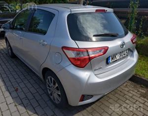 Grey Toyota Yaris 2020 in Riga, with an engine capacity of 1.50 L and mileage of 105 thousand km for 7100 €, photo 3 on AUTOMOTO.COM.LV