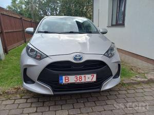Grey Toyota Yaris 2020 in Riga, with an engine capacity of 1.50 L and mileage of 253 thousand km for 9990 €, photo 3 on AUTOMOTO.COM.LV