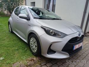Grey Toyota Yaris 2020 in Riga, with an engine capacity of 1.50 L and mileage of 253 thousand km for 9990 €, photo 4 on AUTOMOTO.COM.LV