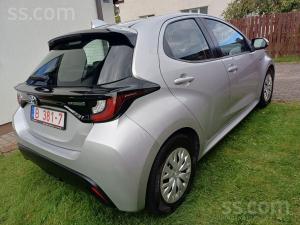 Grey Toyota Yaris 2020 in Riga, with an engine capacity of 1.50 L and mileage of 253 thousand km for 9990 €, photo 5 on AUTOMOTO.COM.LV