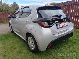 Grey Toyota Yaris 2020 in Riga, with an engine capacity of 1.50 L and mileage of 253 thousand km for 9990 €, photo 6 on AUTOMOTO.COM.LV